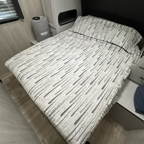 Bedding | Rv Bedspread Queen Size Brand New | Poshmark